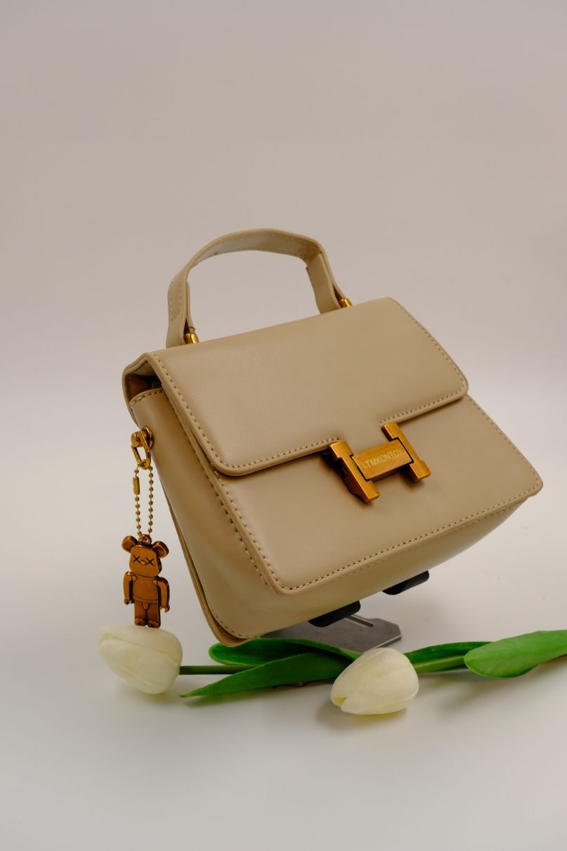 Sophisticated Ivory Handbag with Gold Accents – Tiny Glam